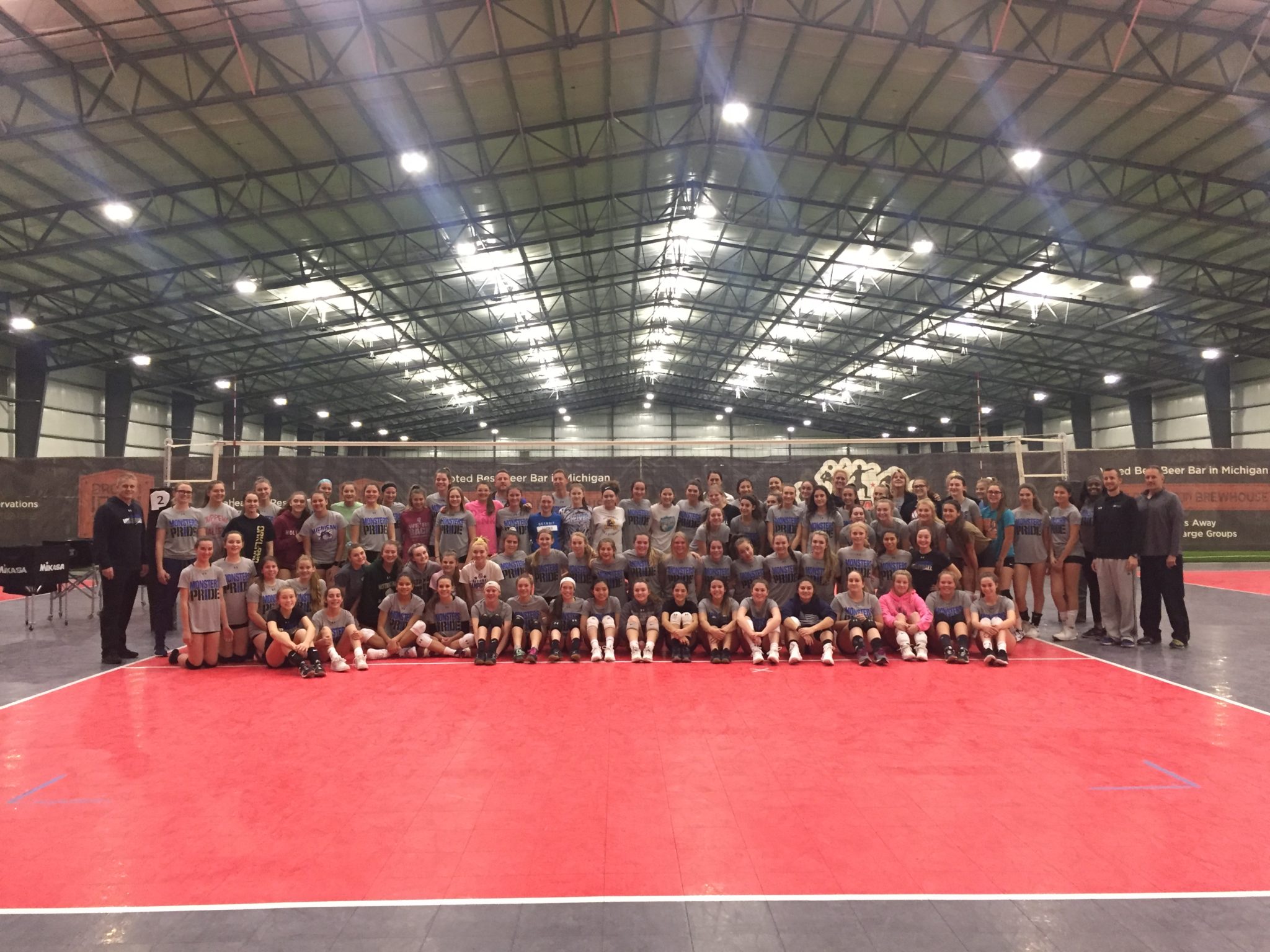 Monsters Volleyball – Go Monsters!